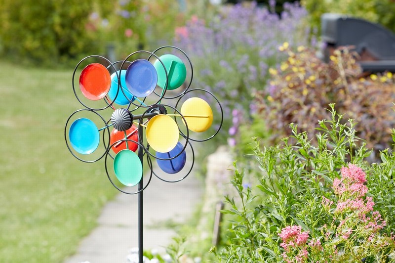 Quin Double Sided Wind Spinner Stake Garden Décor | Handy Household